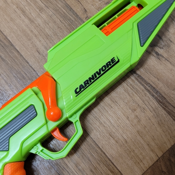 Hasbro | Toys | Buzz Bee Air Carnivore Hunter Dart Blaster Green Bolt ...